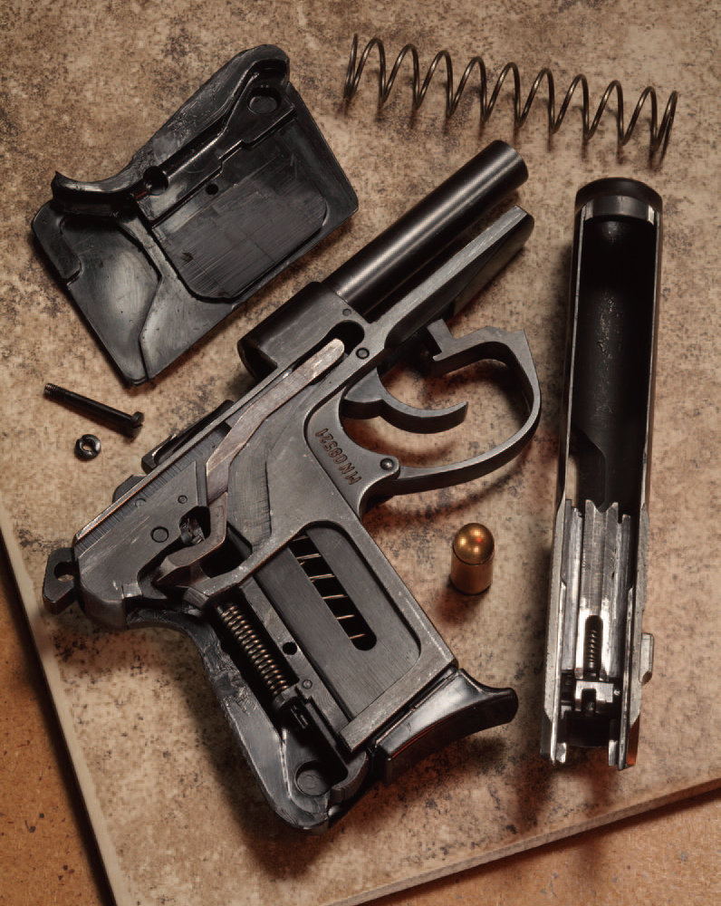 RADOM P64 Cal. 9mm Makarov 東欧のスパイ拳銃 | | Gun Professionals Web - 銃と射撃の専門 ...
